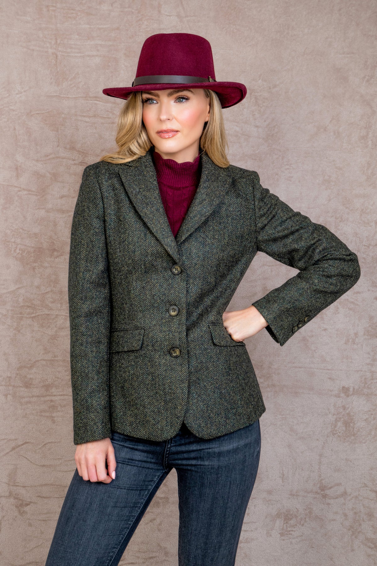 Tara Tweed Hacking Jacket - Green Fields: Elegance & Sophistication
